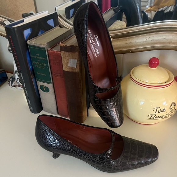 Donald J. Pliner | Shoes | Donald J Pliner Expresso Gator Baby Calf ...